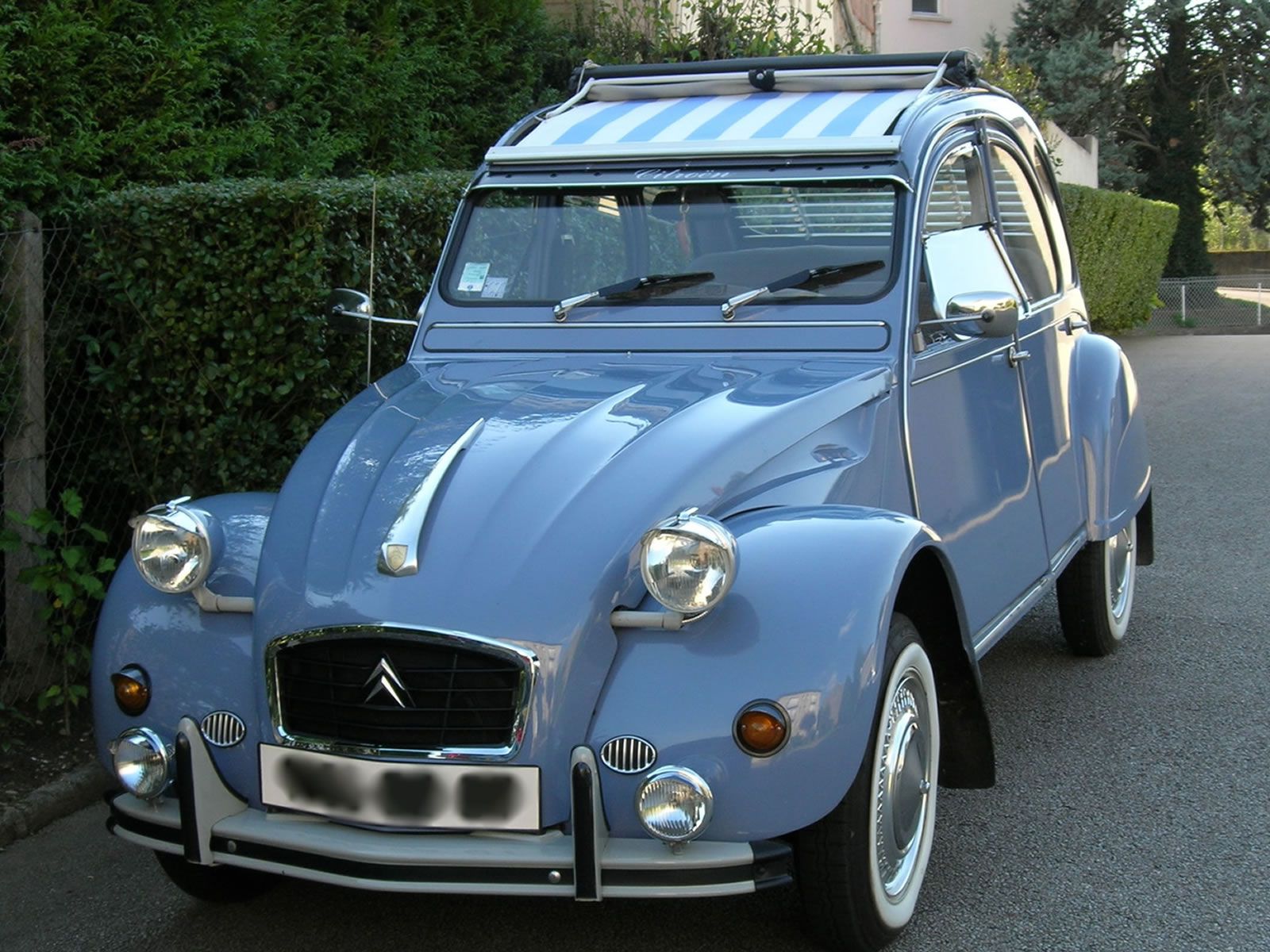 Location CITROËN 2CV de 1973 pour mariage - Corrèze