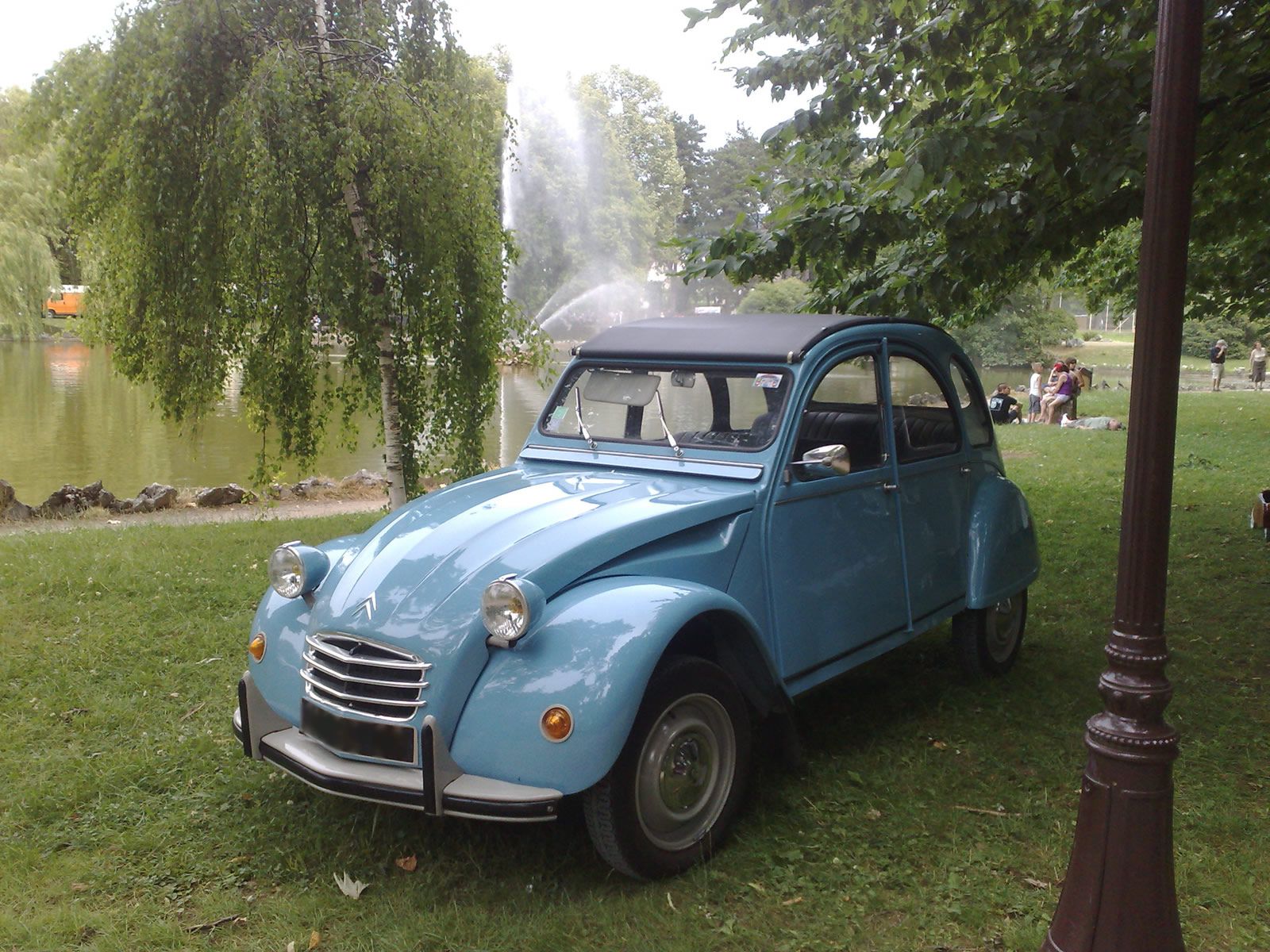 Location RENAULT 4CV Découvrable de 1955 pour mariage - Saône-et-Loire