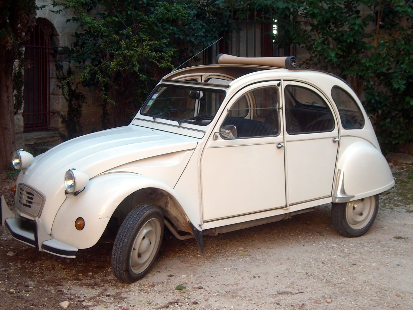 Location CITROËN 2CV de 1988 pour mariage - Gard